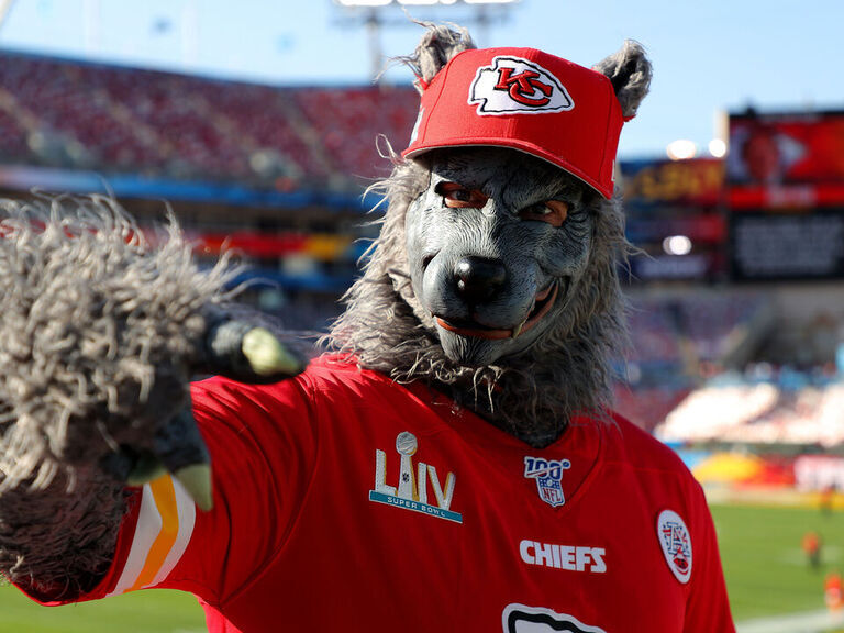 Chiefs superfan indicted on bank robbery charges | theScore.com