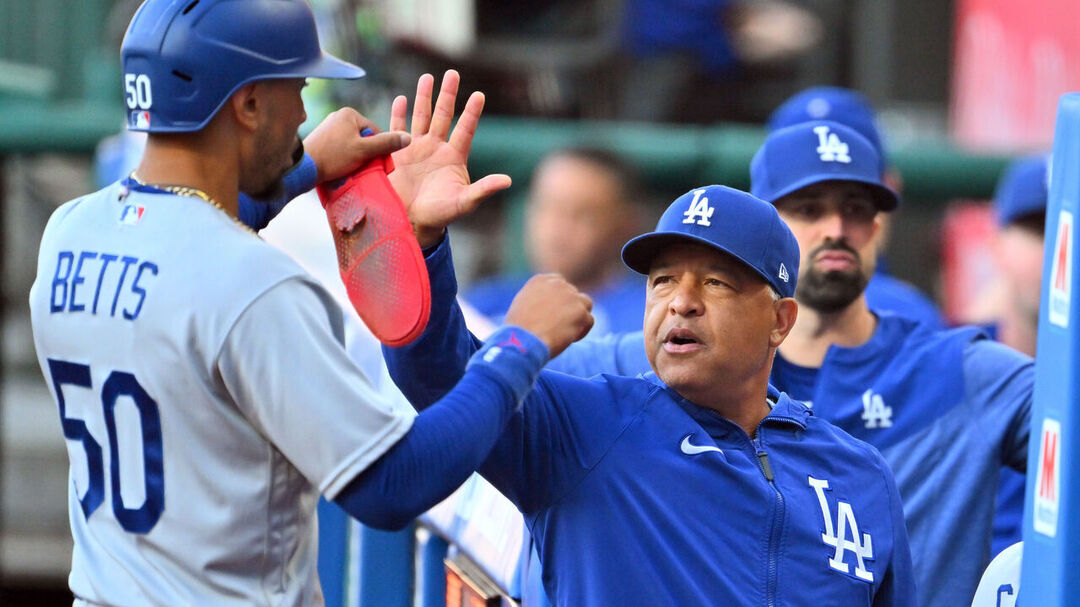 Left-handed hitters describe the craft of hitting lefty pit…