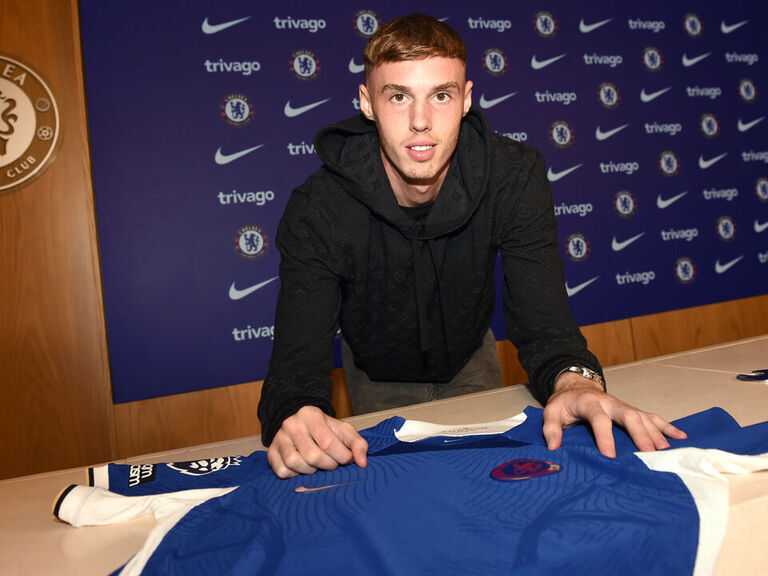 Chelsea land rising star Palmer from Man City for reported £40M ...
