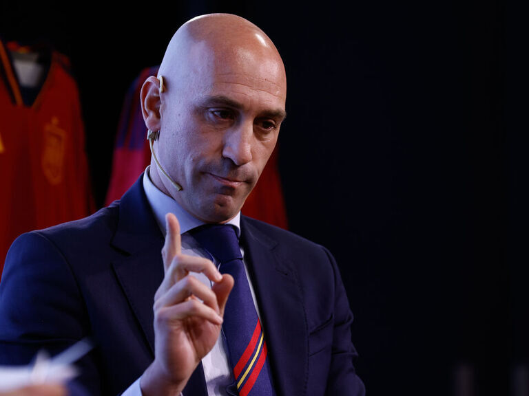 Rubiales says he'll resign as Spanish FA president after Hermoso kiss ...