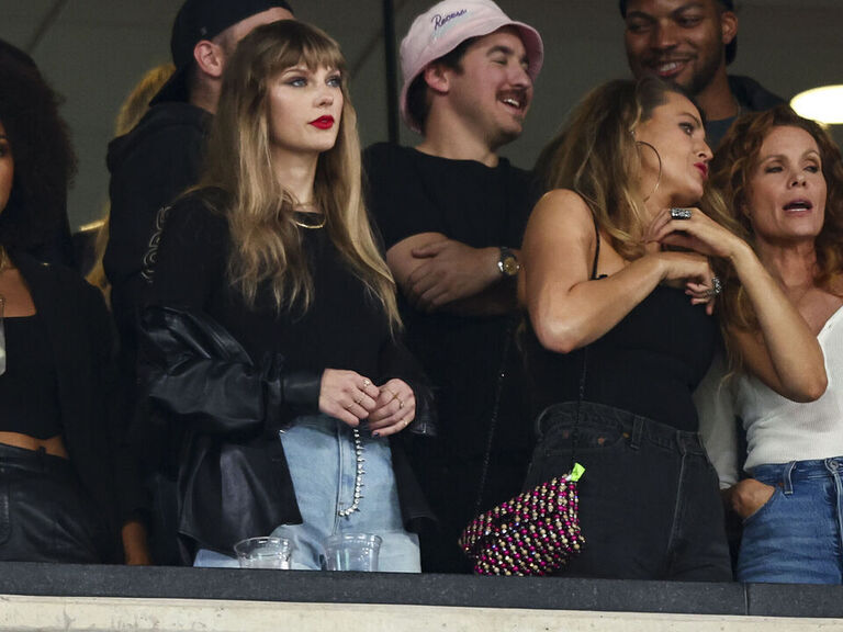 Vikings' Murphy plans to taunt Kelce over Taylor Swift in Week 5 ...