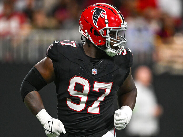 Report: Jarrett joining Bears on 3-year, $43.5M deal after Falcons ...