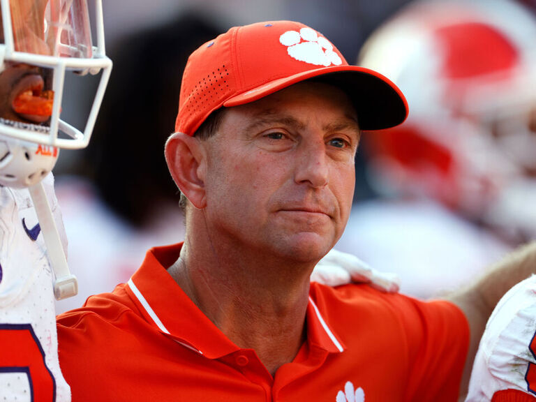 Swinney not planning to leave Clemson despite opportunities | theScore.com