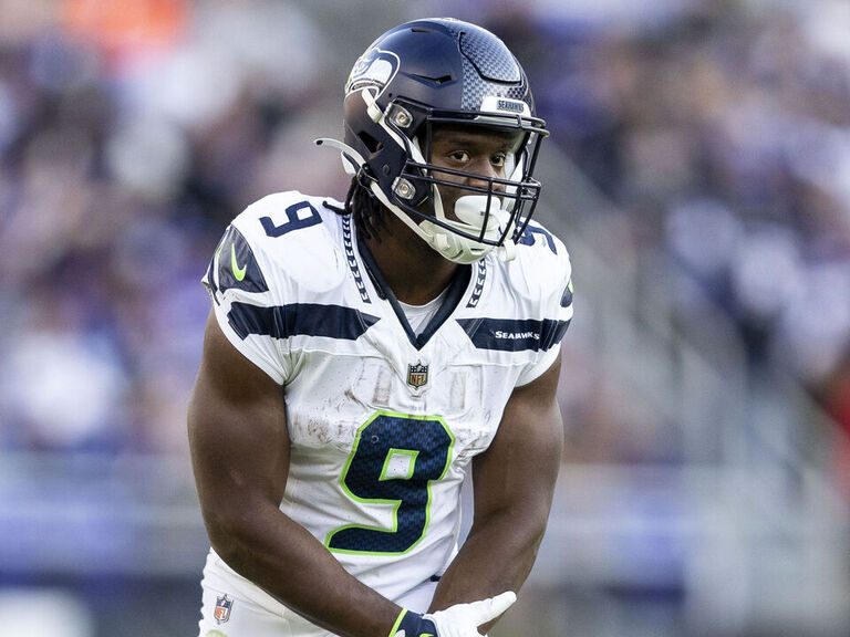 Seahawks' Walker sustains oblique injury vs. Rams | theScore.com