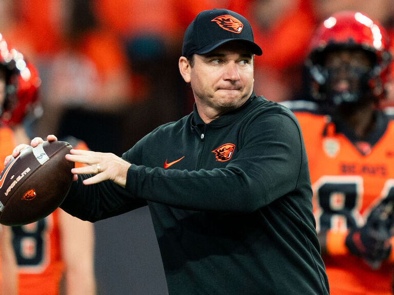 Oregon State AD: Retaining Jonathan Smith 'my No. 1 priority ...