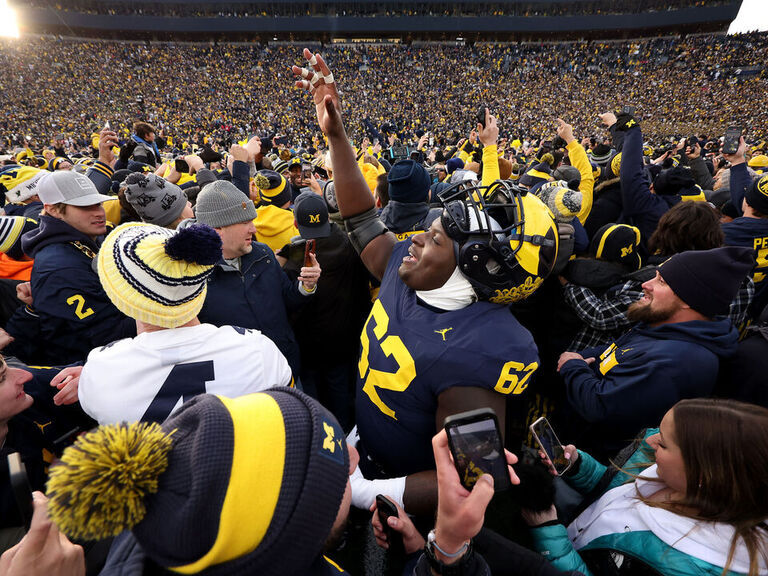 Michigan knocks off Ohio State again, clinches spot in Big Ten title ...