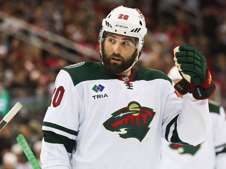 Wild deal Maroon to Bruins | theScore.com