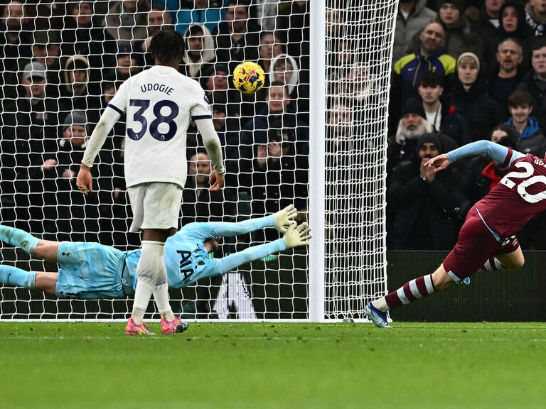 'Soft' Spurs slip to 4th defeat in 5 matches after blowing another lead ...