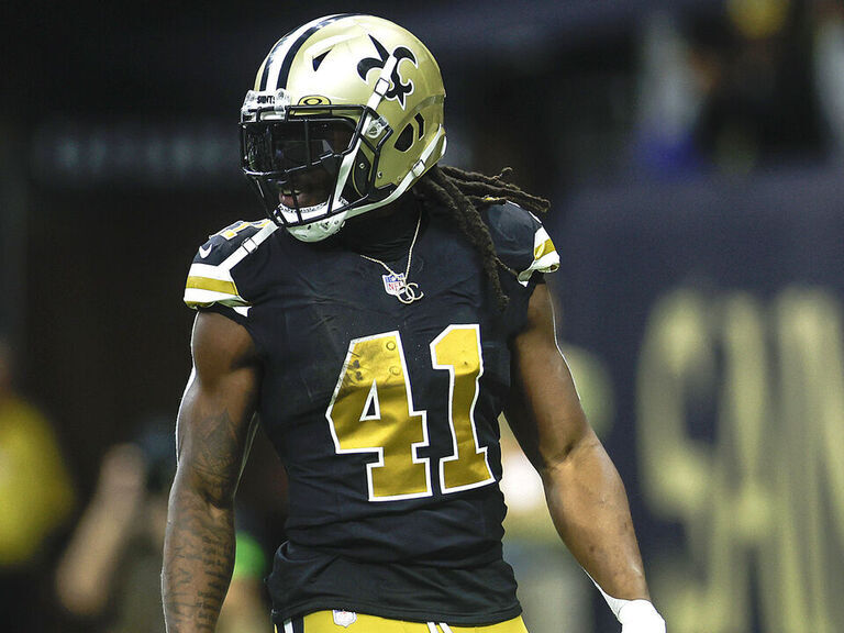 Saints signing Kamara to 2-year, $24.5M extension | theScore.com