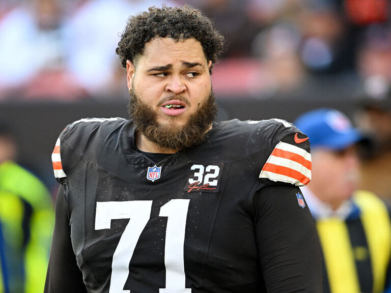 Browns lose another OT as Wills has season-ending knee surgery ...
