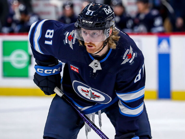 Jets' Connor out at least 2 games with knee injury | theScore.com