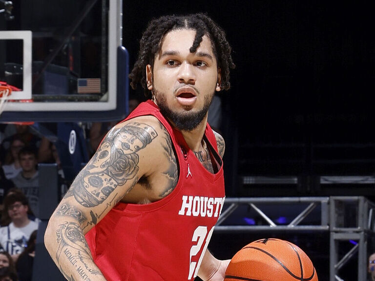 Sharp scores 21 as No. 4 Houston holds off Texas A&M to stay undefeated ...