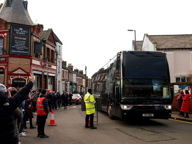 Manchester United Team Bus