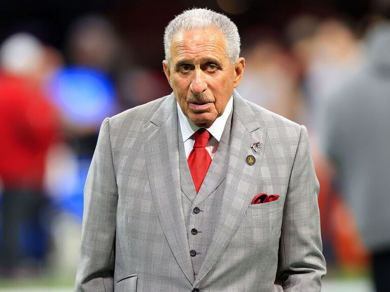 Falcons owner will let season finish before decision on Arthur Smith ...