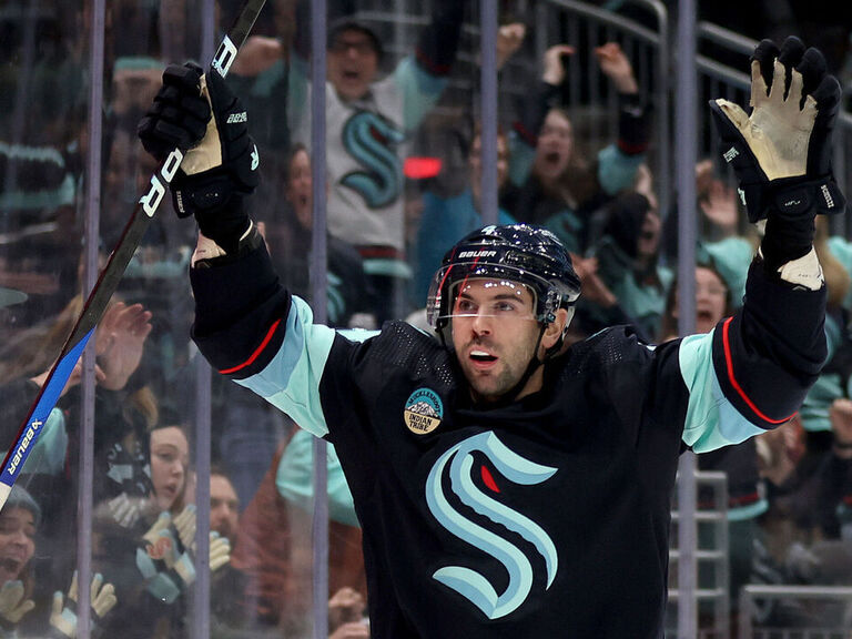 Justin Schultz scores in OT to give Kraken 2-1 win over Flyers ...