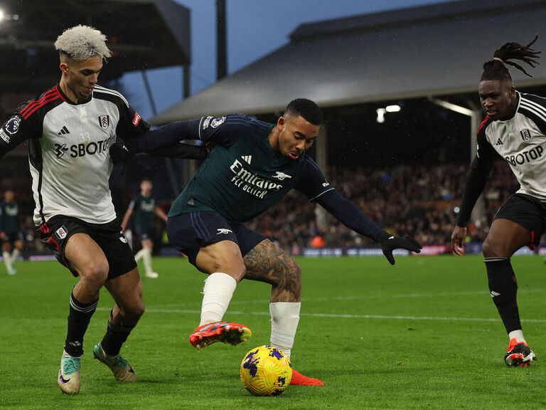 Slumping Arsenal lose 2nd game in 4 days, miss out on top spot again ...