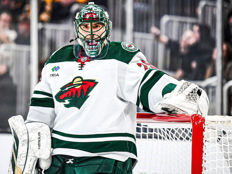 Fleury ties Roy for 2nd on NHL's all-time wins list | theScore.com