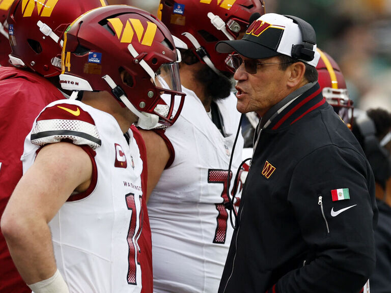 Rivera won't announce Commanders' QB vs. Cowboys yet | theScore.com