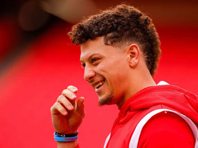 Mahomes among Chiefs starters to sit vs. Chargers | theScore.com