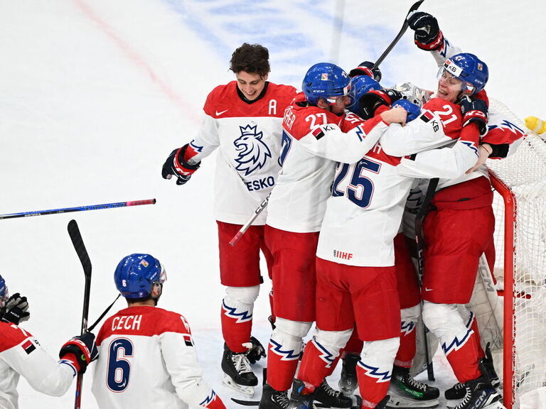 Czechia mounts epic comeback vs. Finland to win bronze | theScore.com