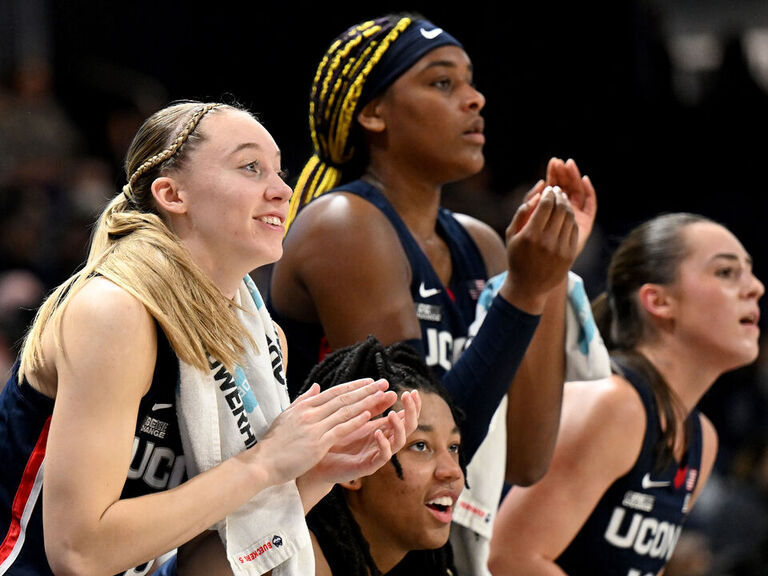 No. 12 UConn rolls past Georgetown | theScore.com