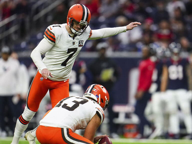 Browns kicker Hopkins 'unlikely' to play vs. Texans | theScore.com