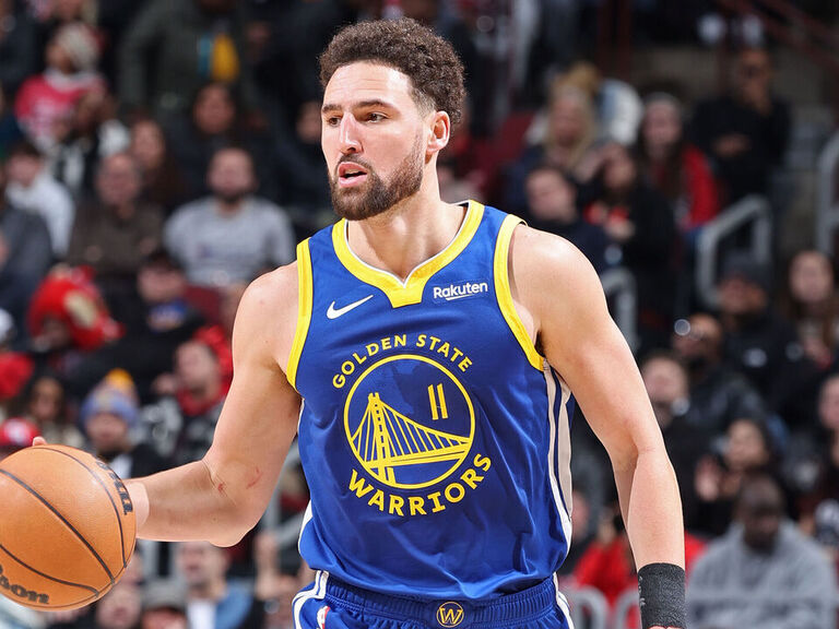 Thompson scores 30, lifting Warriors to win over Bulls | theScore.com