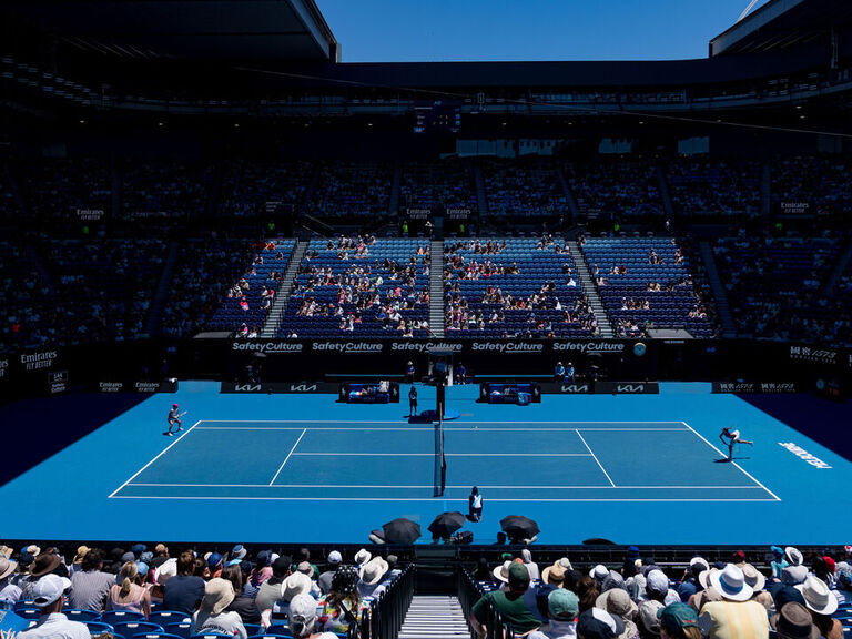 Energizing or distracting? Bar beside Aussie Open court divides opinion ...