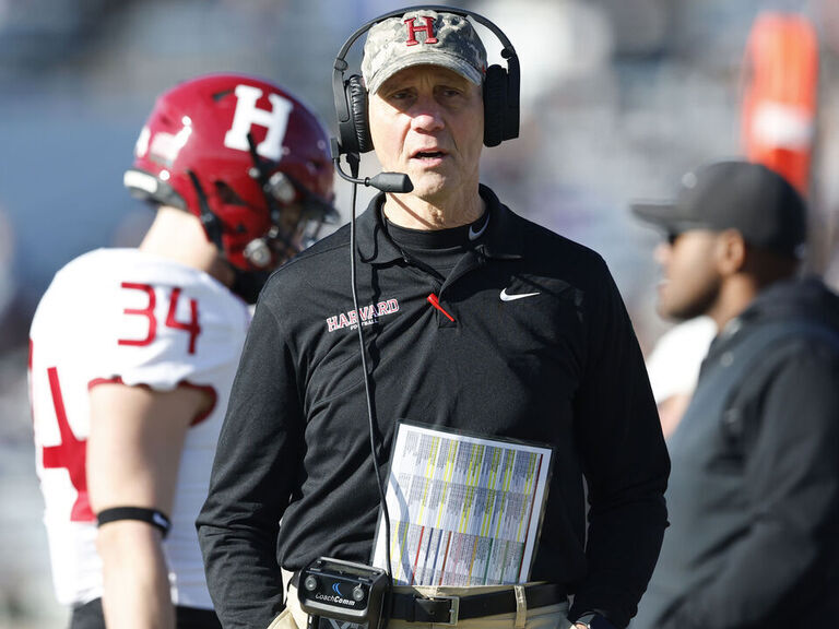 Harvard's Tim Murphy retires after 30 seasons | theScore.com
