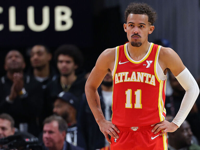 Hawks' Young out at least 4 weeks after finger surgery | theScore.com
