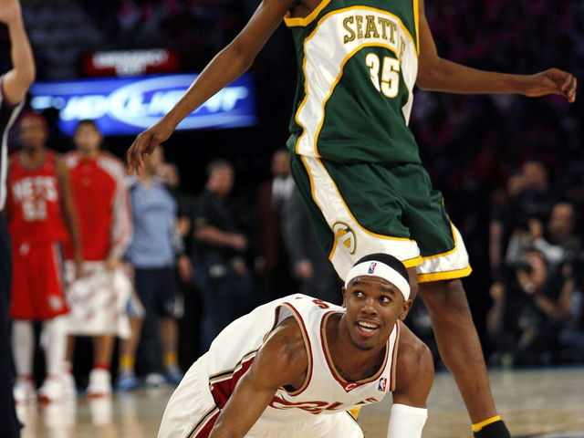 New 'champion gold tabs' on NBA jerseys causes confusion fo…