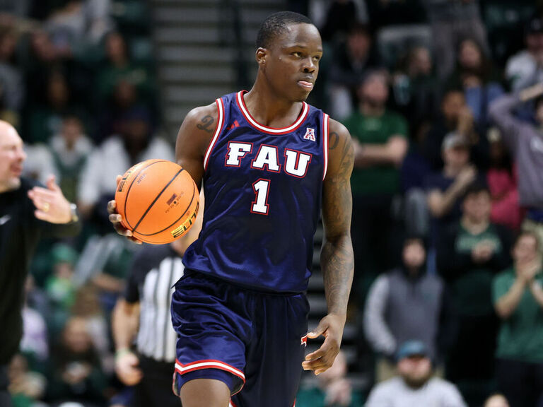 Davis' 34 points helps No. 23 FAU escape with OT win over UTSA ...