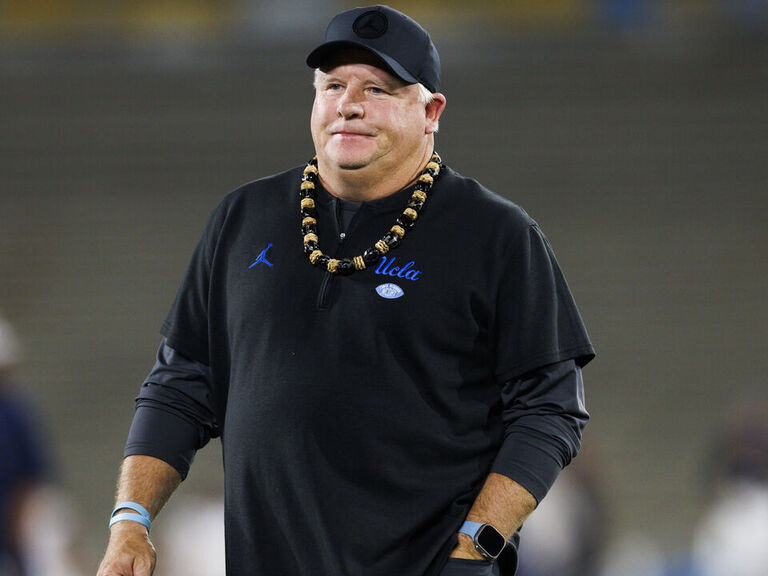 Report: UCLA's Kelly candidate for Commanders' OC job | theScore.com