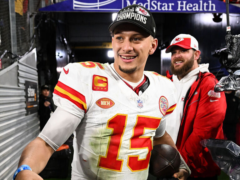 Mahomes: 'Nowhere near' reaching GOAT status | theScore.com