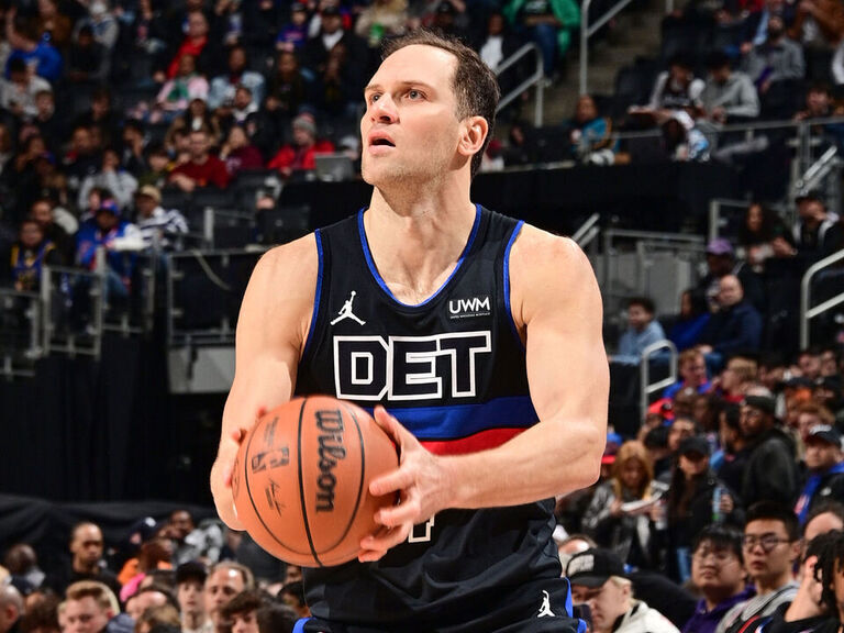 Pistons ship Bojan Bogdanovic to Knicks | theScore.com