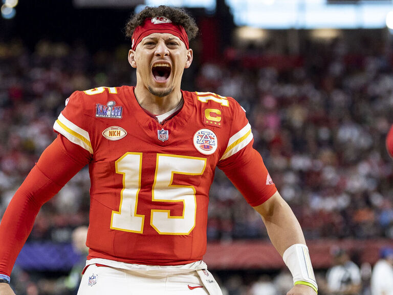 Mahomes hopes to throw behind-the-back pass in game: 'We gotta do it ...