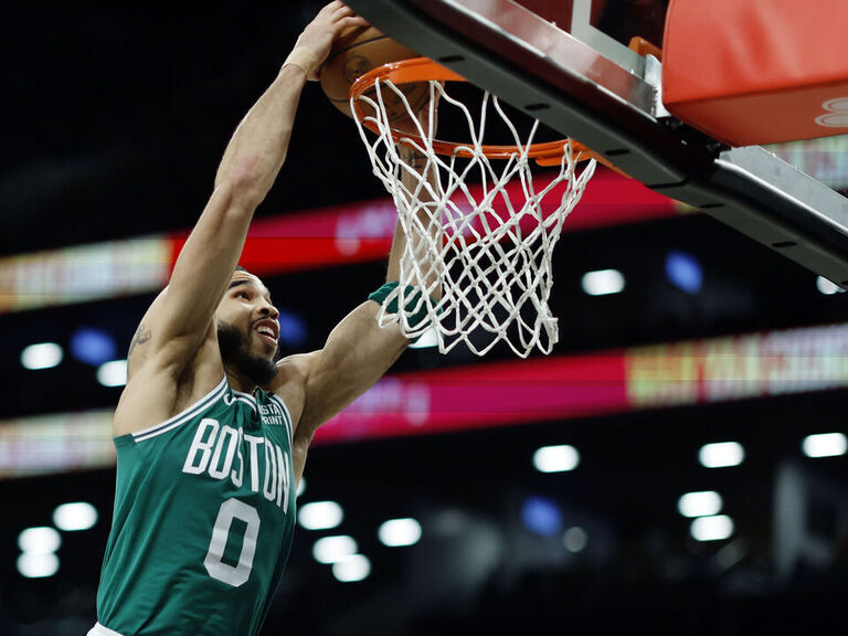 Celtics hold off Nets for 5th straight win behind Tatum's 41 points | theScore.com