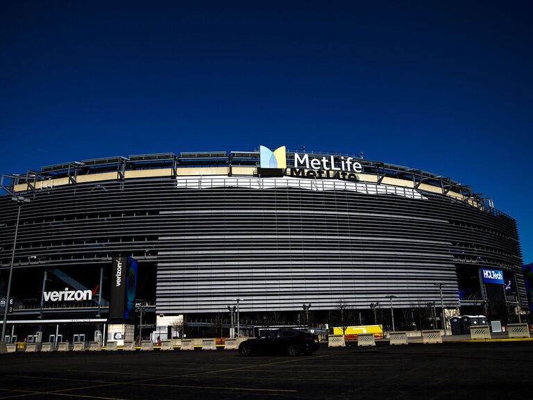 MetLife Stadium hosting 2 outdoor games with playoff implications | theScore.com