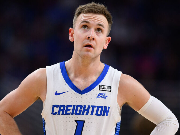 No. 15 Creighton ends No. 1 UConn's 14-game win streak | theScore.com