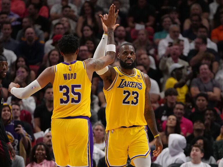 LeBron out Thursday, Wood set to miss multiple weeks | theScore.com