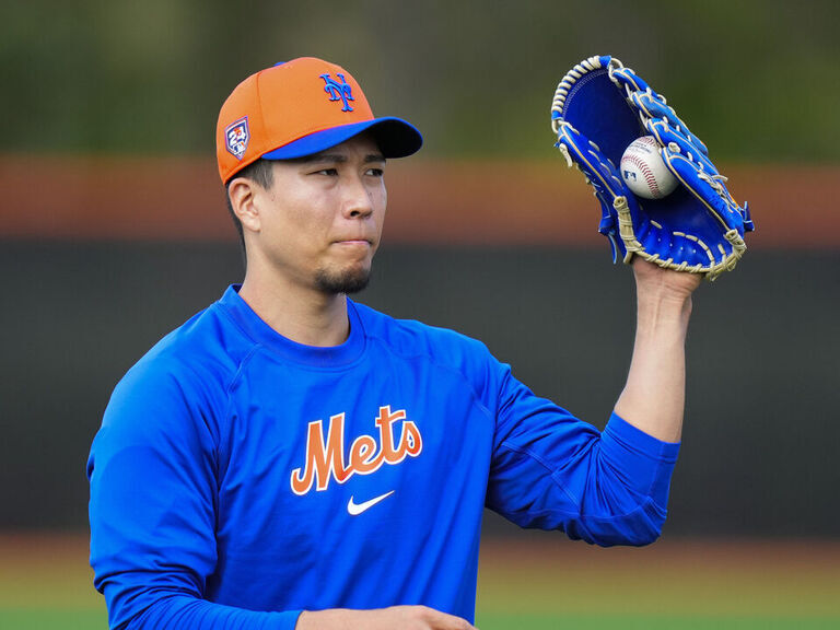 Mets' Senga shut down with shoulder strain | theScore.com