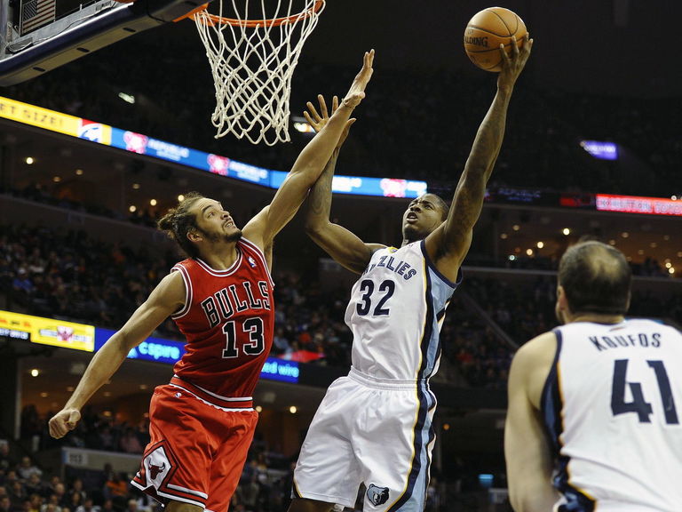 Lakers introduce Ed Davis | theScore.com
