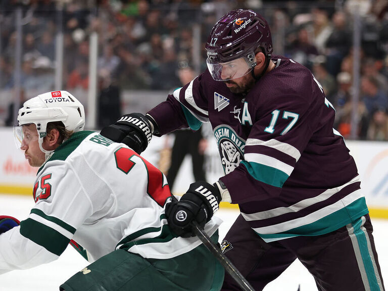 Wild's Brodin suffers apparent leg injury vs. Ducks | theScore.com