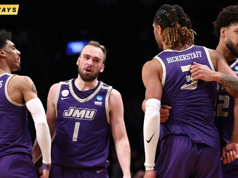 1 takeaway from each of Friday's NCAA tourney games | theScore.com