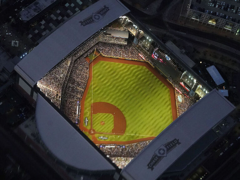 D-Backs play rare rain-shortened game at Chase Field | theScore.com