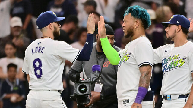 Lowe's 4th career grand slam propels Rays past Blue Jays