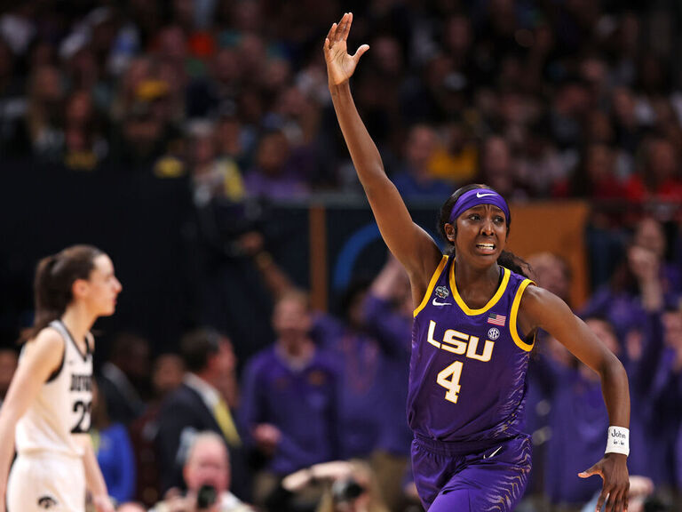 Iowa, LSU ready to meet in national championship rematch | theScore.com