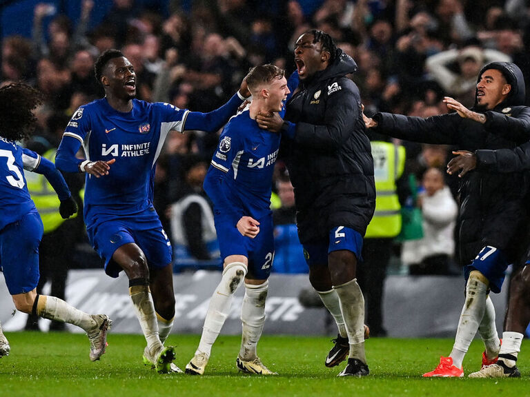 Chelsea score twice after 99-minute mark to stun Man Utd in 7-goal ...