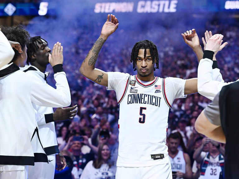 UConn's Castle declares for NBA draft | theScore.com