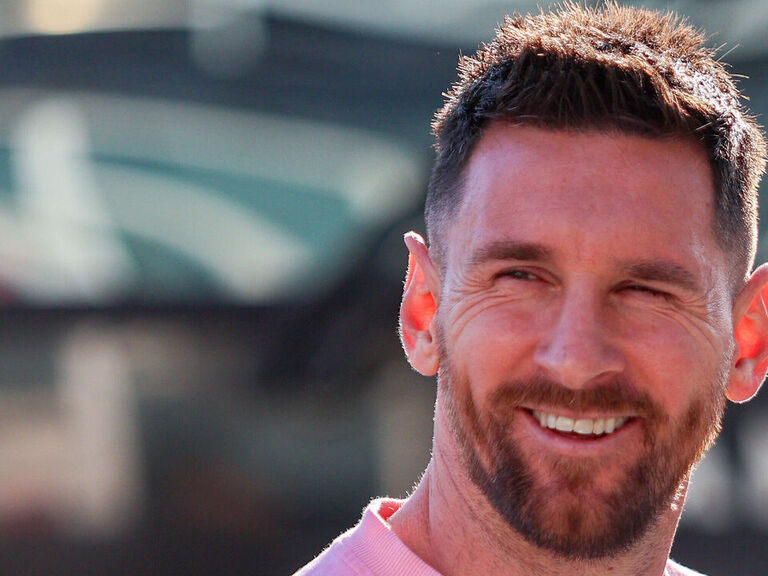 Messi called 'possessed dwarf' by Monterrey assistant | theScore.com